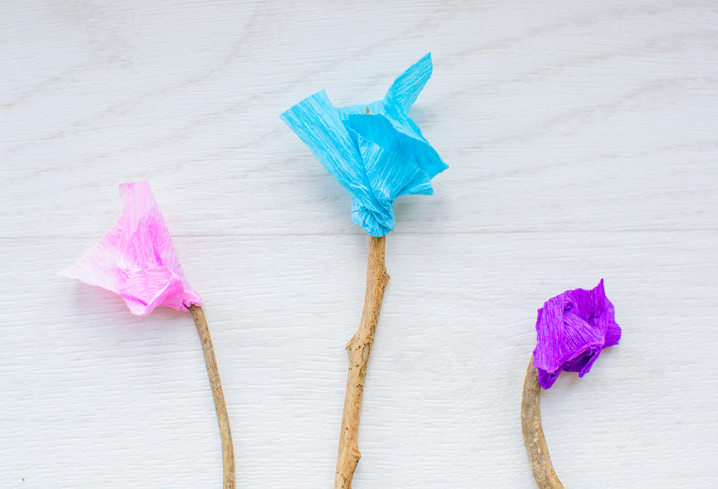 Handmade Flowers Using Sticks: Simple Tutorial
